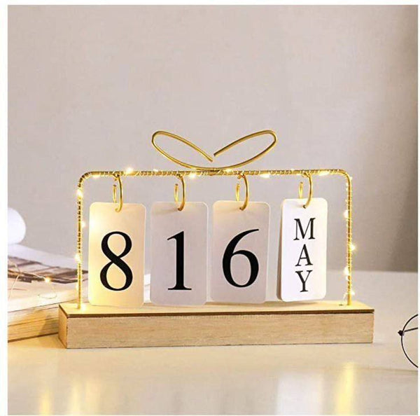 Bow Lighted Calendar – Golden Pineapple